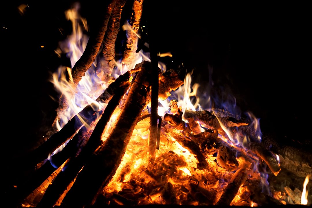 foc-de-tabara - Calatorii de weekend