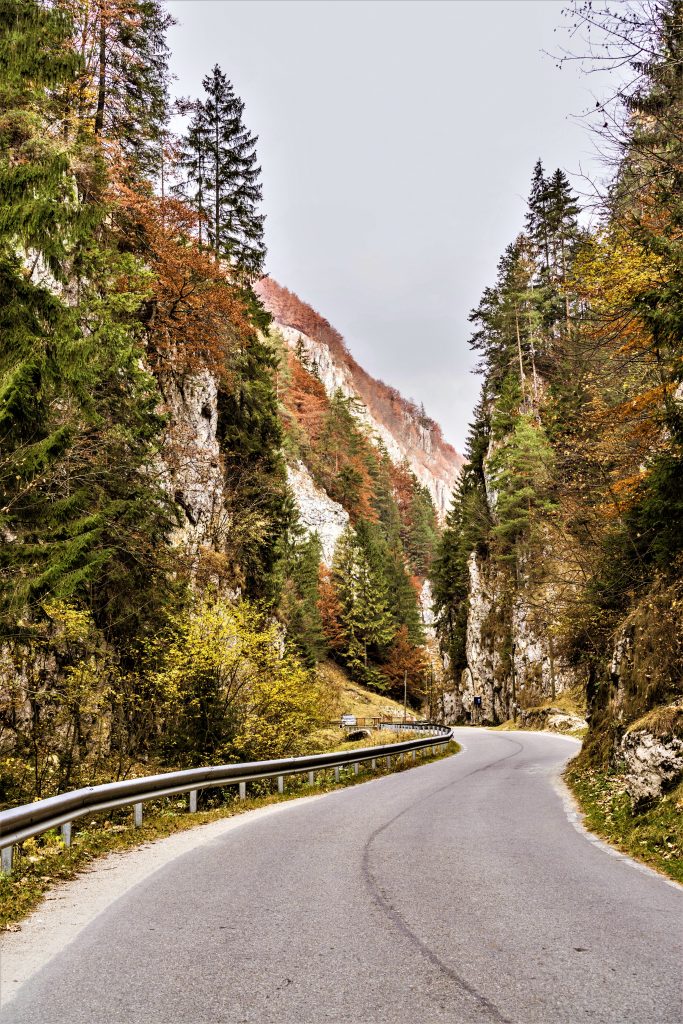 Ce poți să faci în satul Peștera din Brașov- Calatorii de weekend