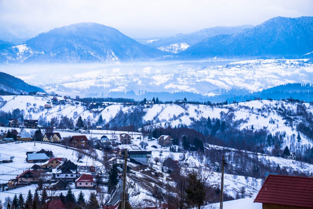 satul-pestera-iarna-5 - Calatorii de weekend